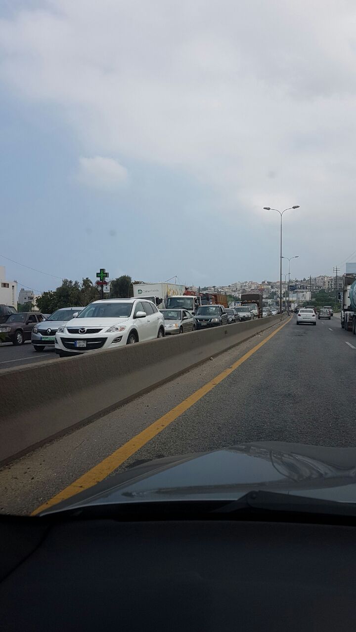 [PHOTOS] Installation works of pedestrian bridge in Jbeil cause ...