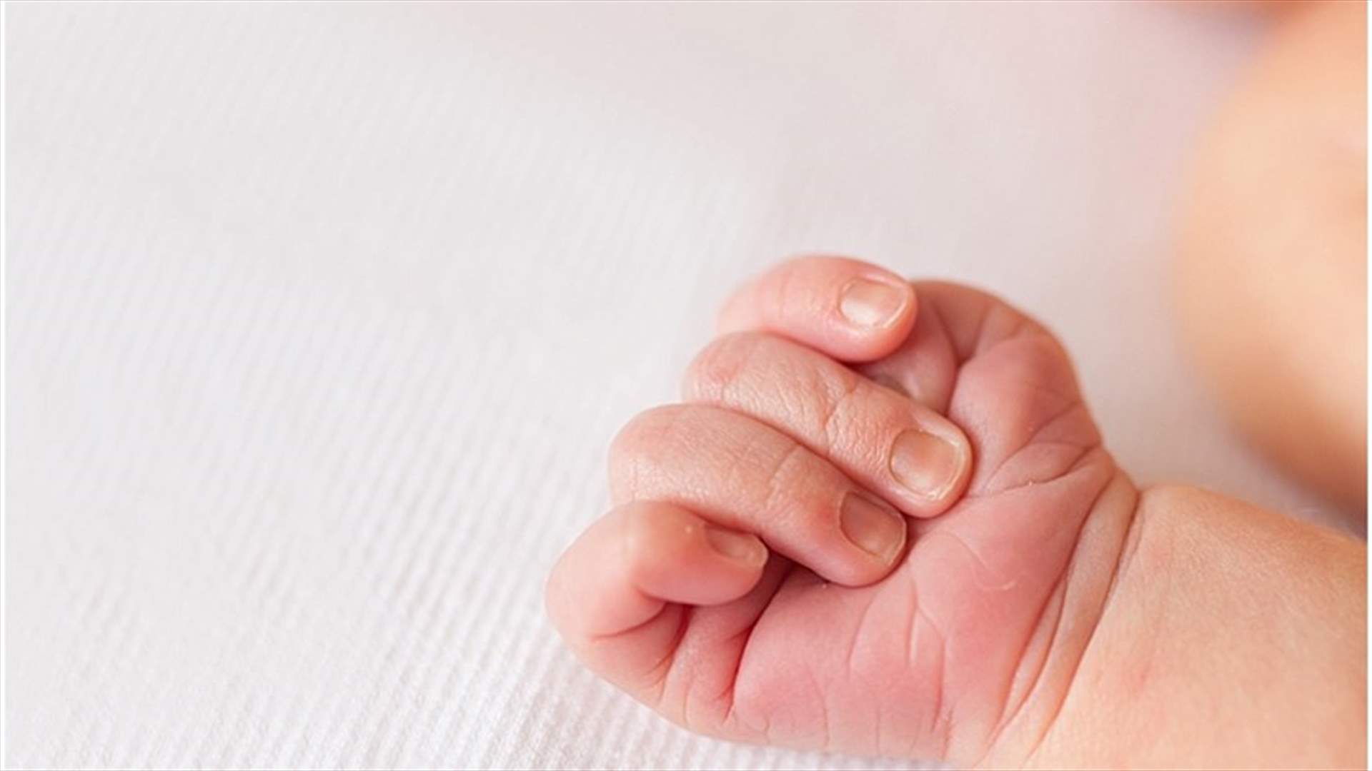 صورة يدّ رضيع تثير ضجة كبيرة على انستغرام - Lebanon News