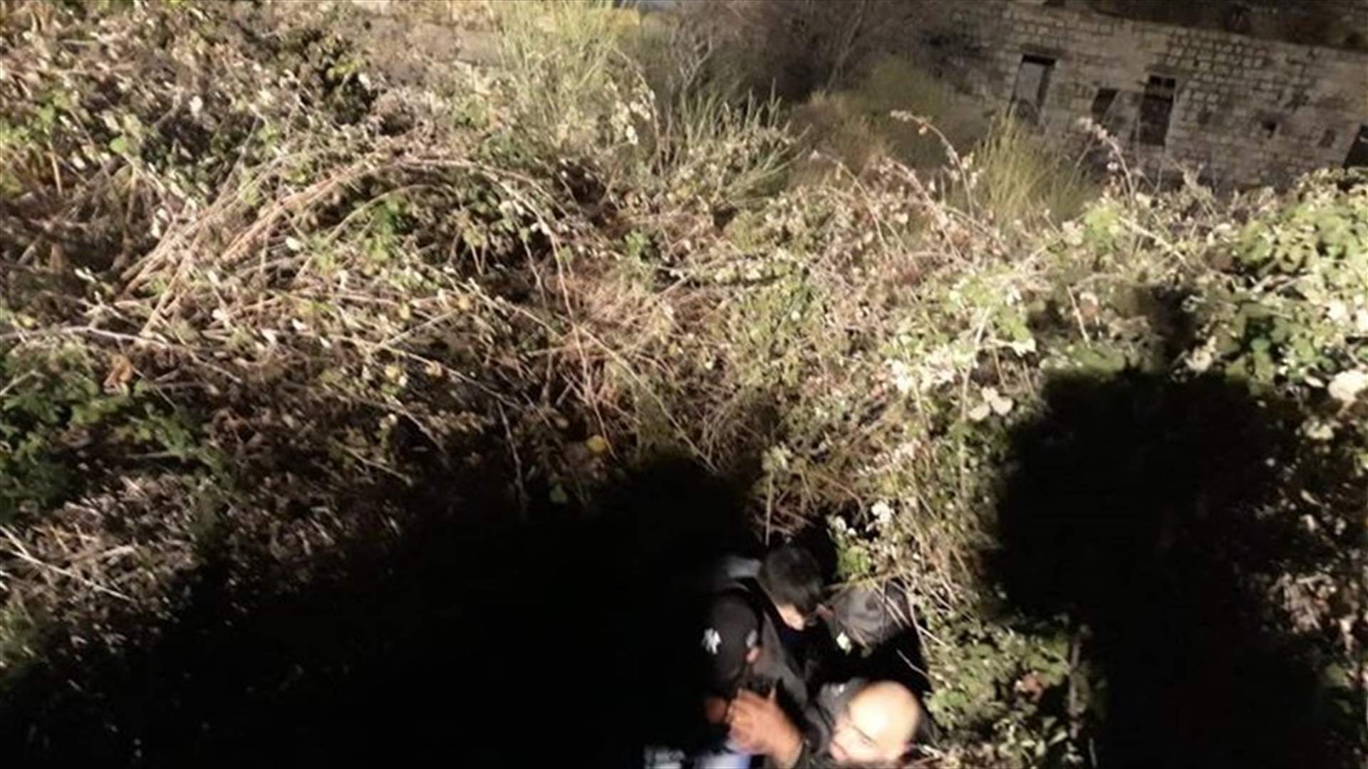 Civil Defense rescues a child after falling into a ravine in Aley ...