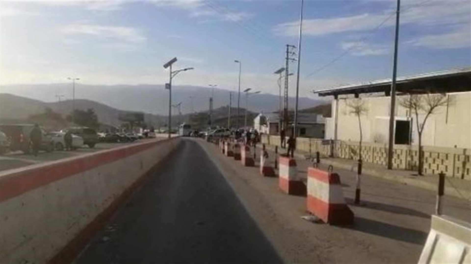 5 Lebanese families arrive to Masnaa Border crossing coming from Iran ...