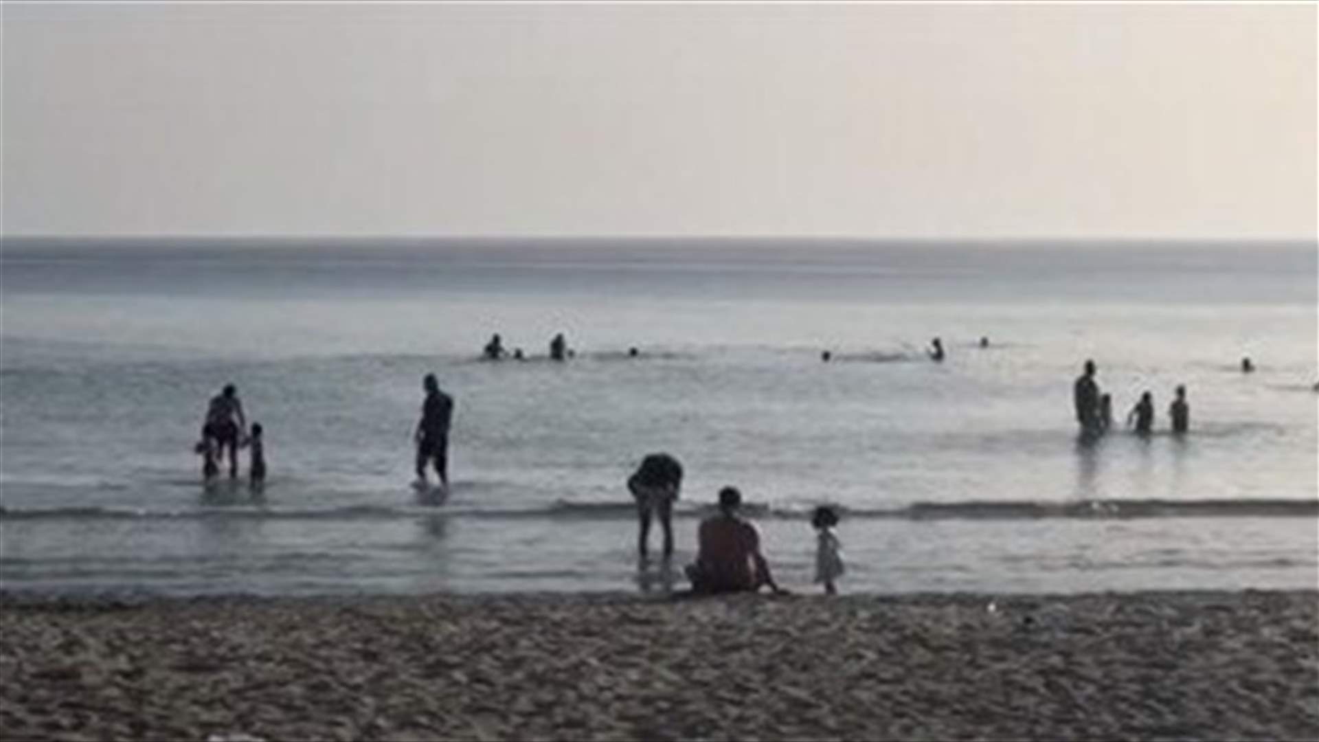 Tyre beach overcrowded with beachgoers [VIDEO] - Lebanon News