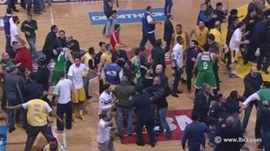 Sagesse vs Riyadi Basketball game stopped due to clash between players ...